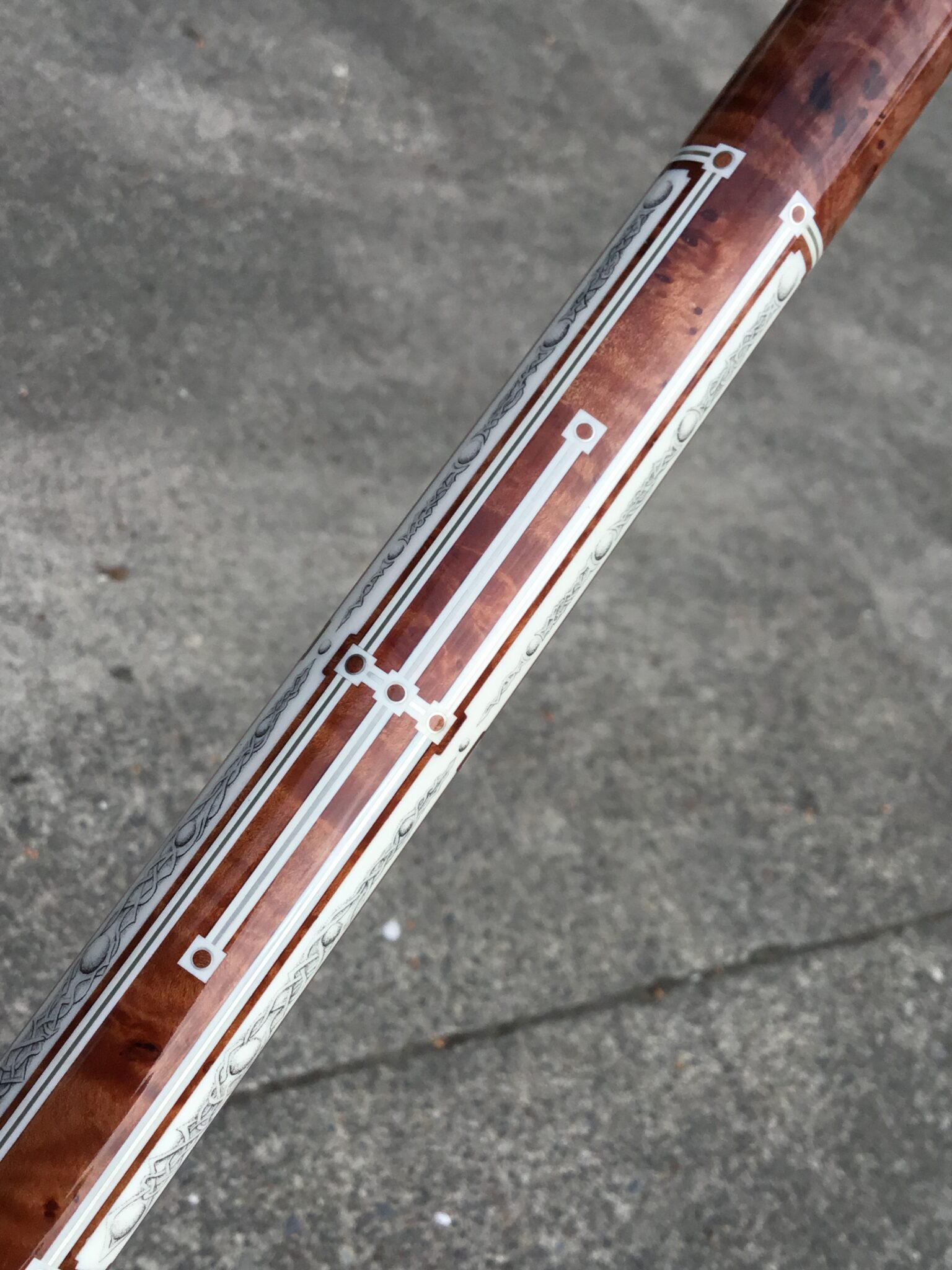 Nitti (Burl Box Scrimshaw) Pool Cue | Biggelbachs