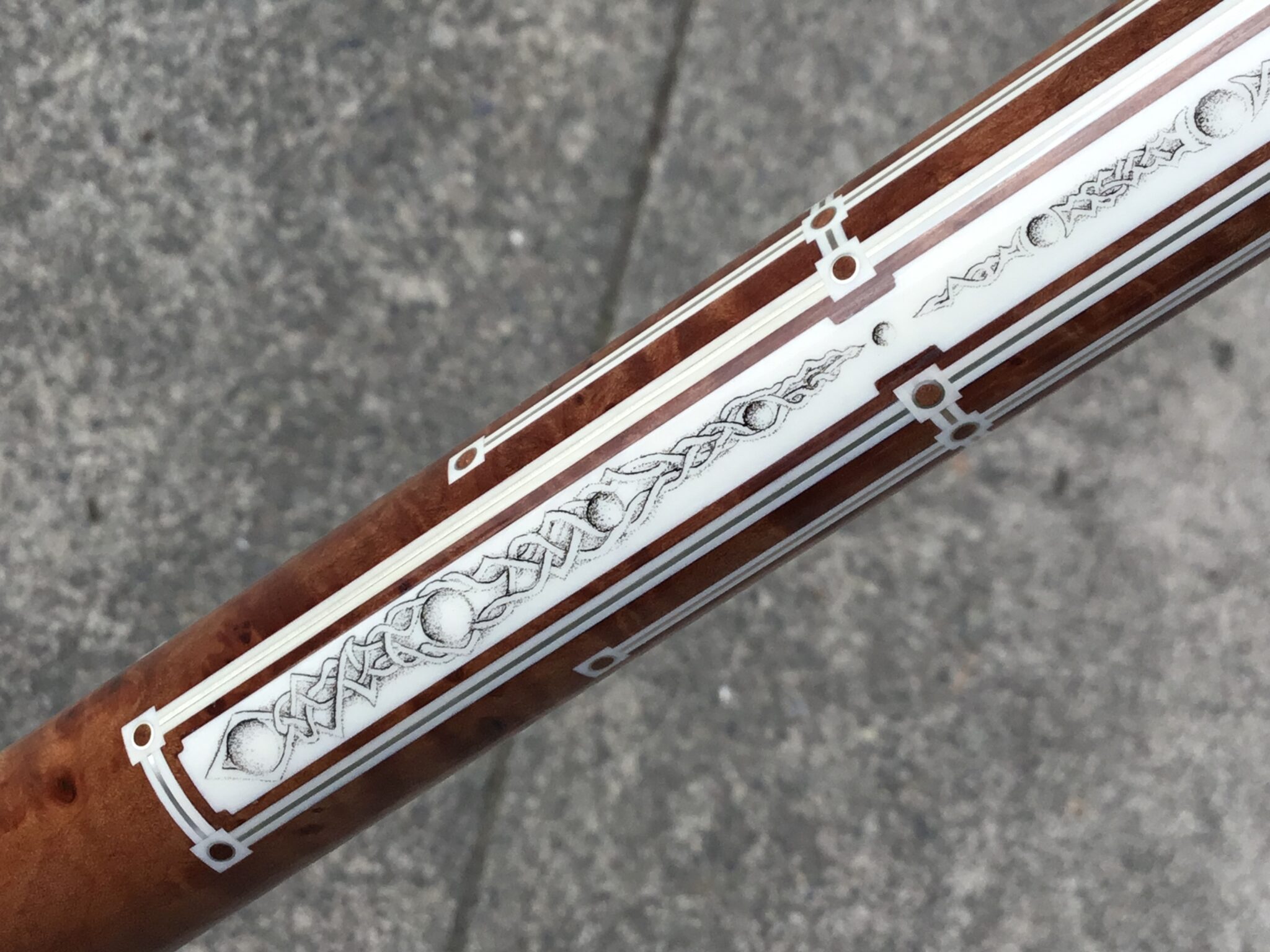 Nitti (Burl Box Scrimshaw) Pool Cue | Biggelbachs