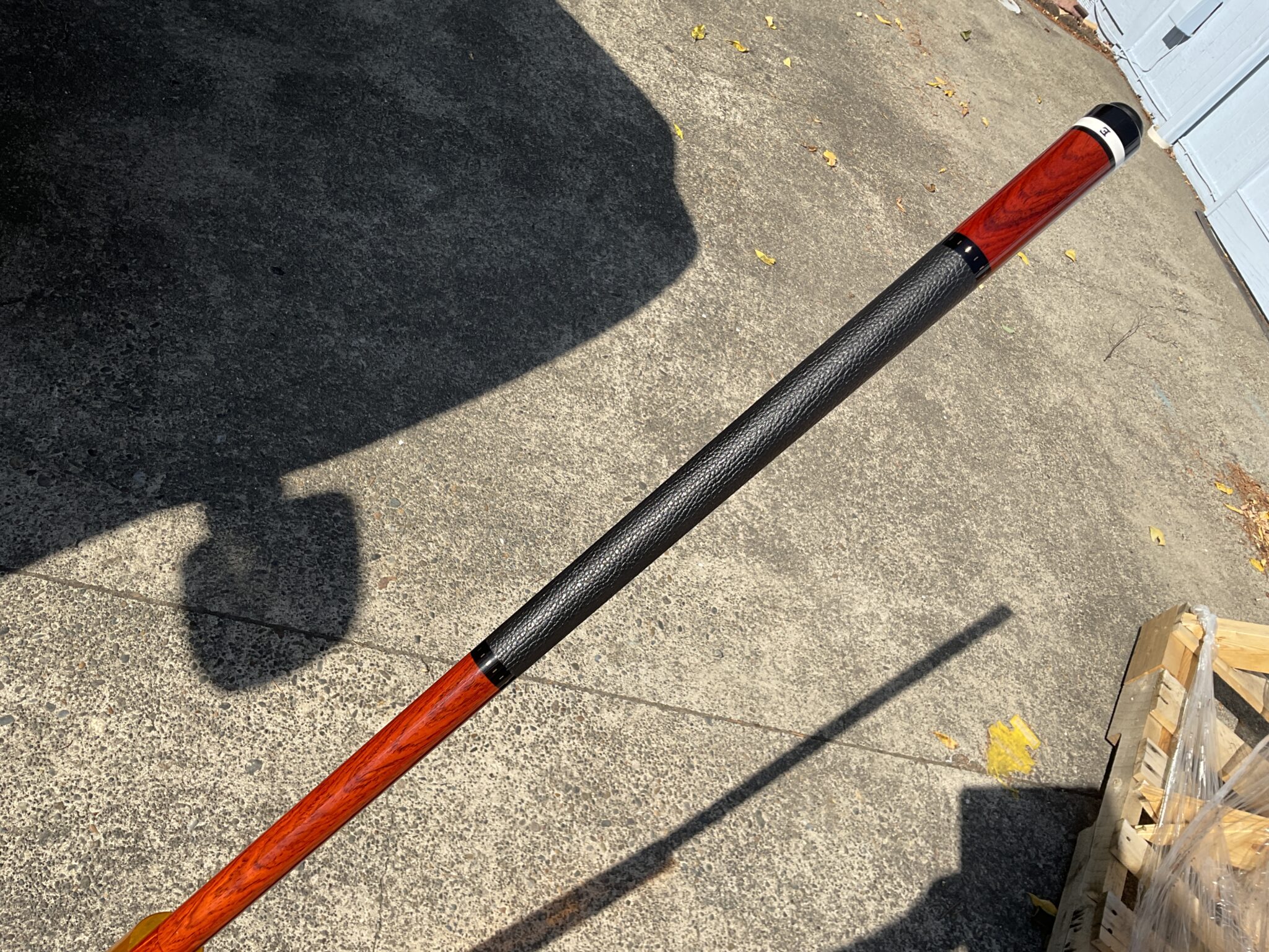 Elliott (Merry Widow) Pool Cue | Biggelbachs